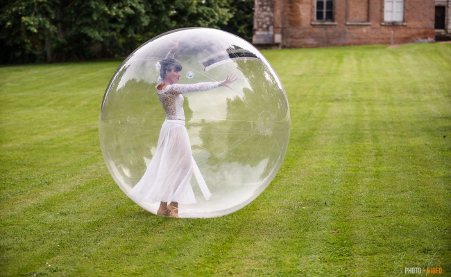 Bulle - Animation Inclassable par Axé Cirque