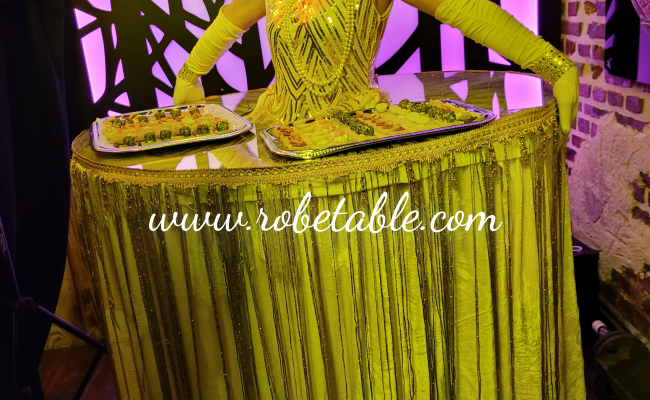 Robe table - Animation Inclassable par Compagnie Crazyprod